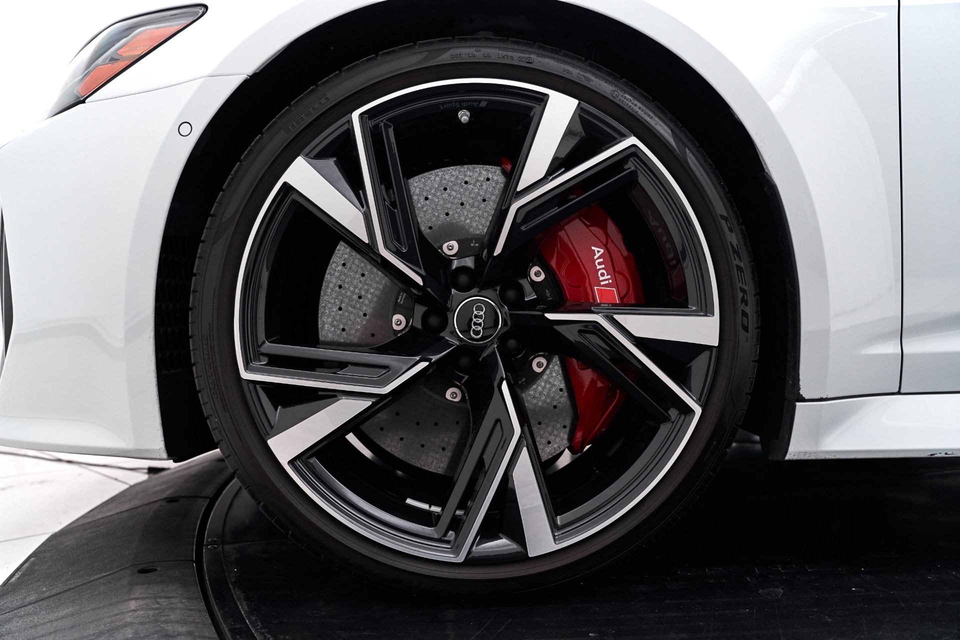 Jantes Audi Rs Audi Anjou | Matte Black Rims, Red Calipers, And That