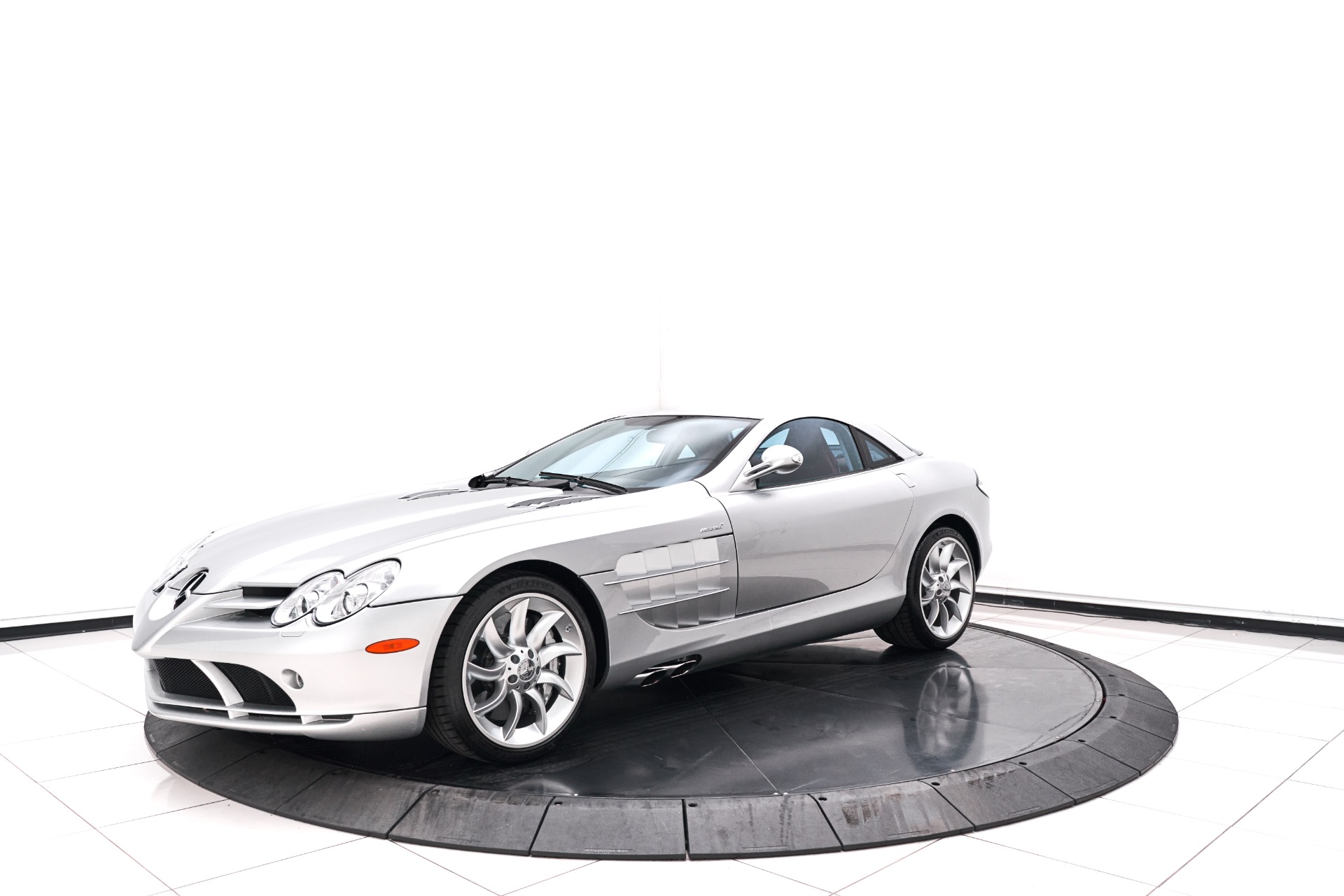 Mercedes Benz Slr White STREET WARRIOR 1:64 Mercedes SLR McLaren White