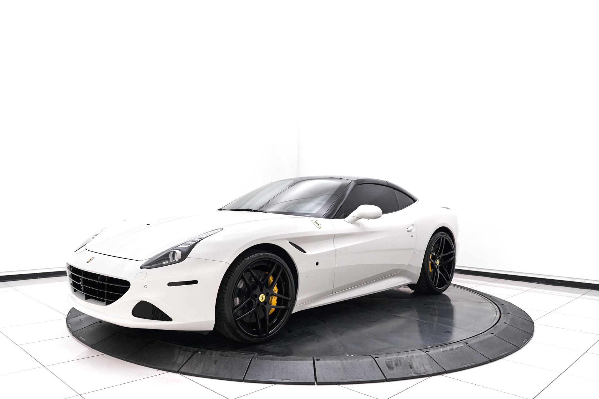 White Car Ferrari 1:18 Ferrari 812 Competizione A Avus White Color