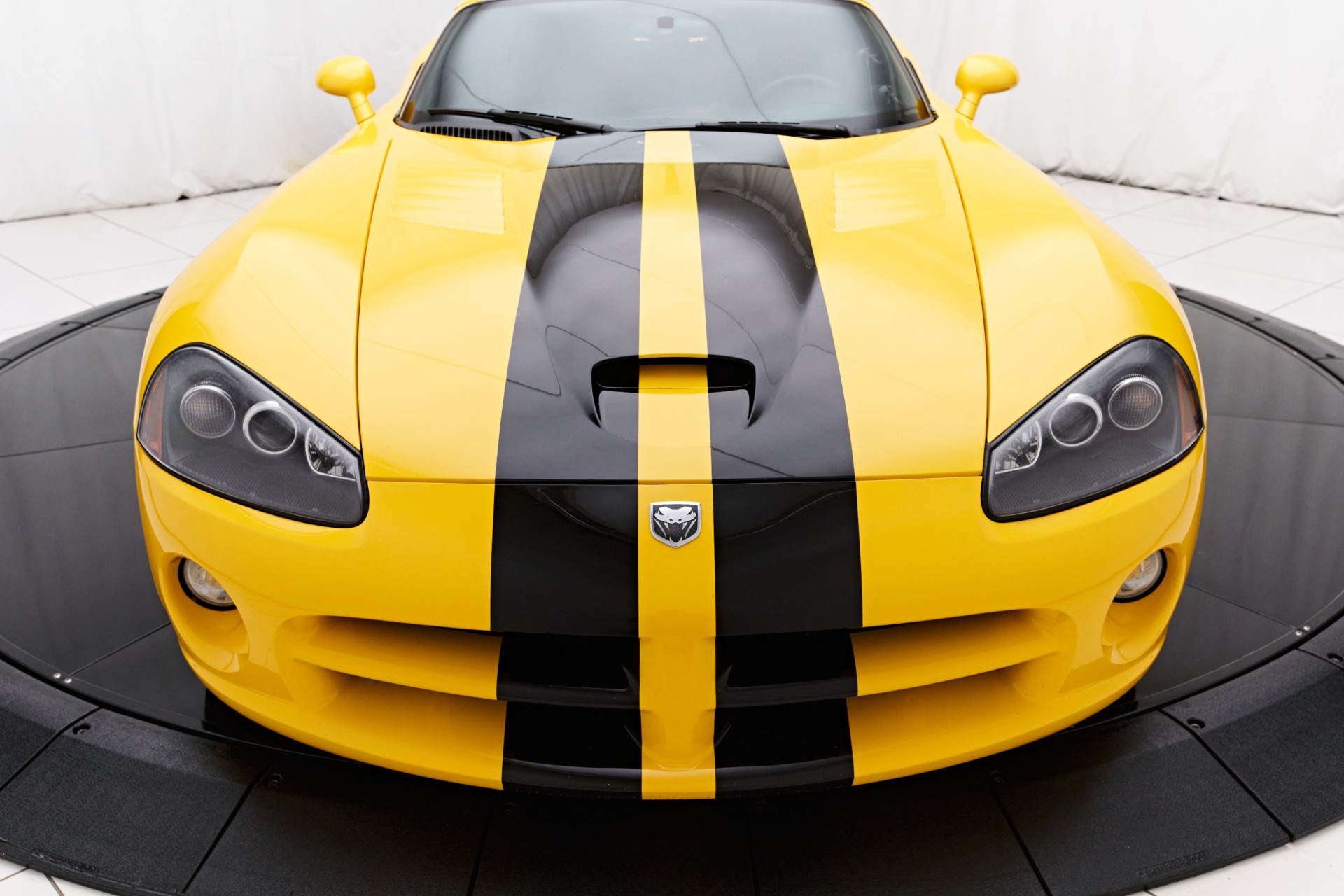 2022 Viper Srt Yellow
