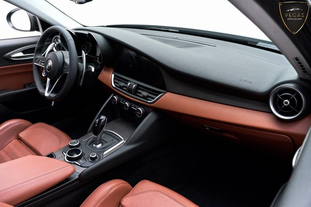 Alfa Romeo Giulia Ti Interior 2017 | Cabinets Matttroy