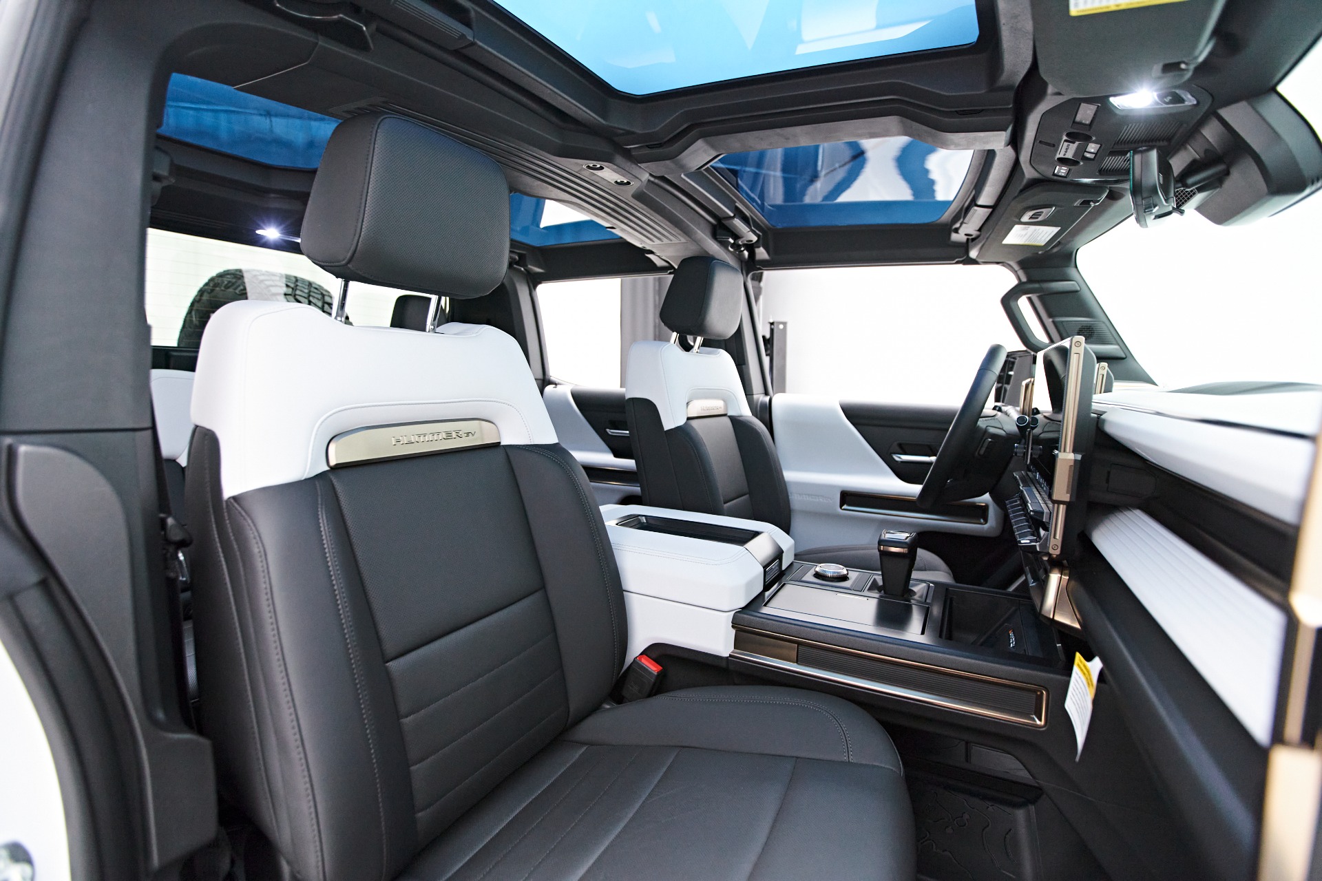 2022 Hummer H2 Interior