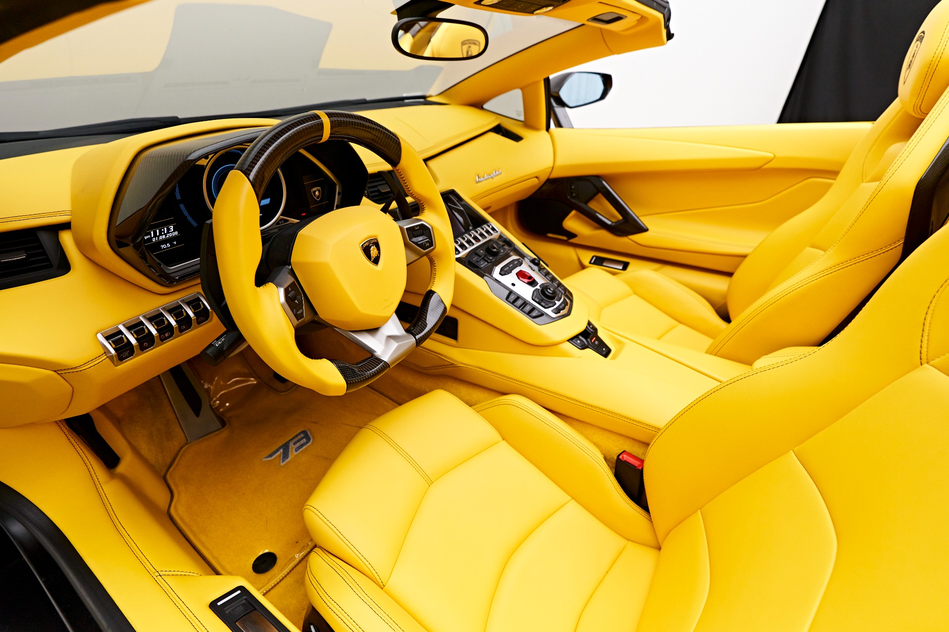 Yellow Lamborghini Aventador Interior Lamborghini Aventador 04/2022
