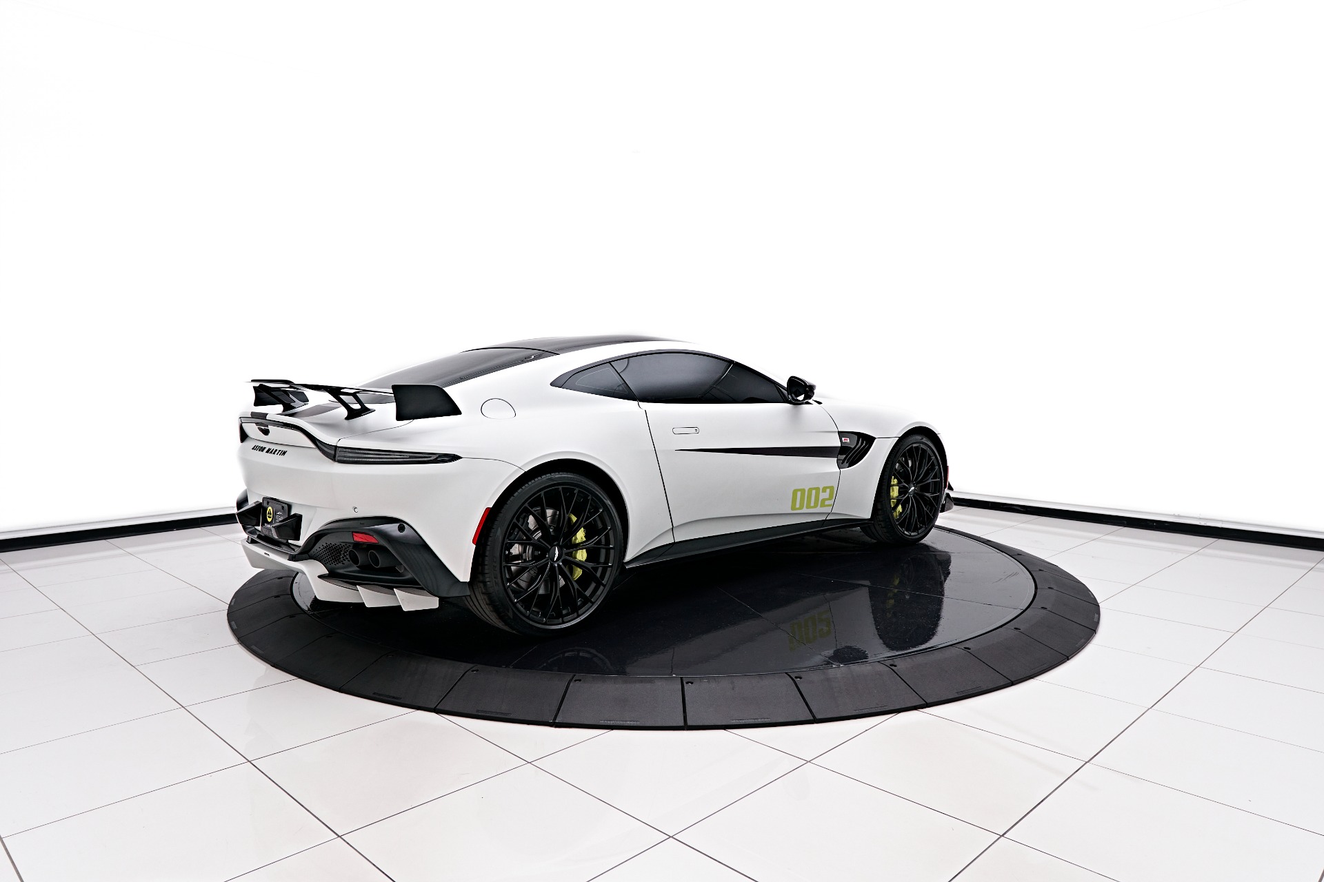 Aston Martin 2022 White