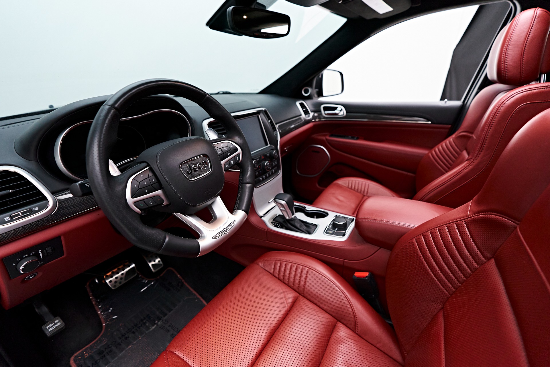 Jeep Cherokee Trailhawk Interior