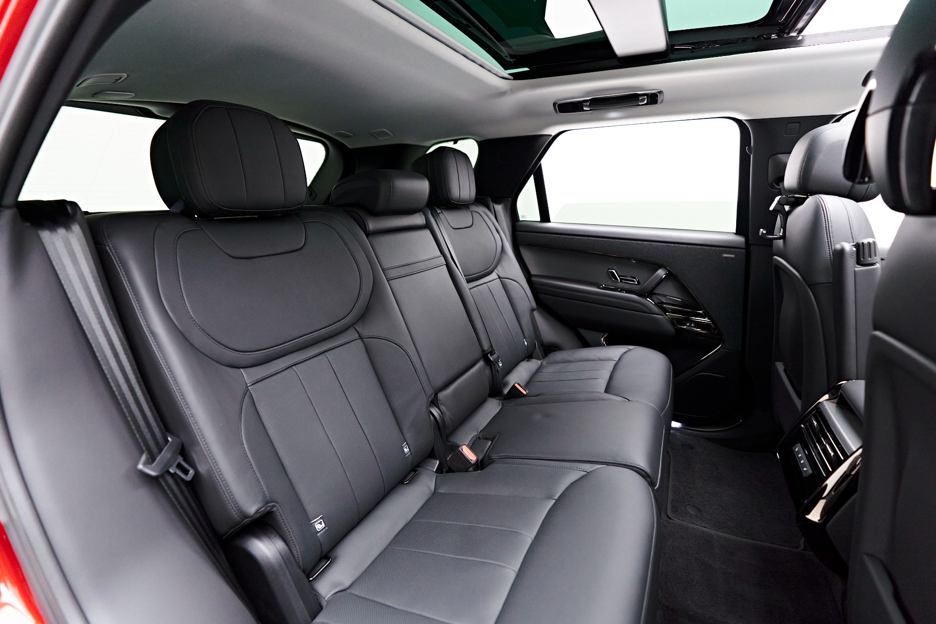 Range Rover Sport 2022 Interior Back Seat
