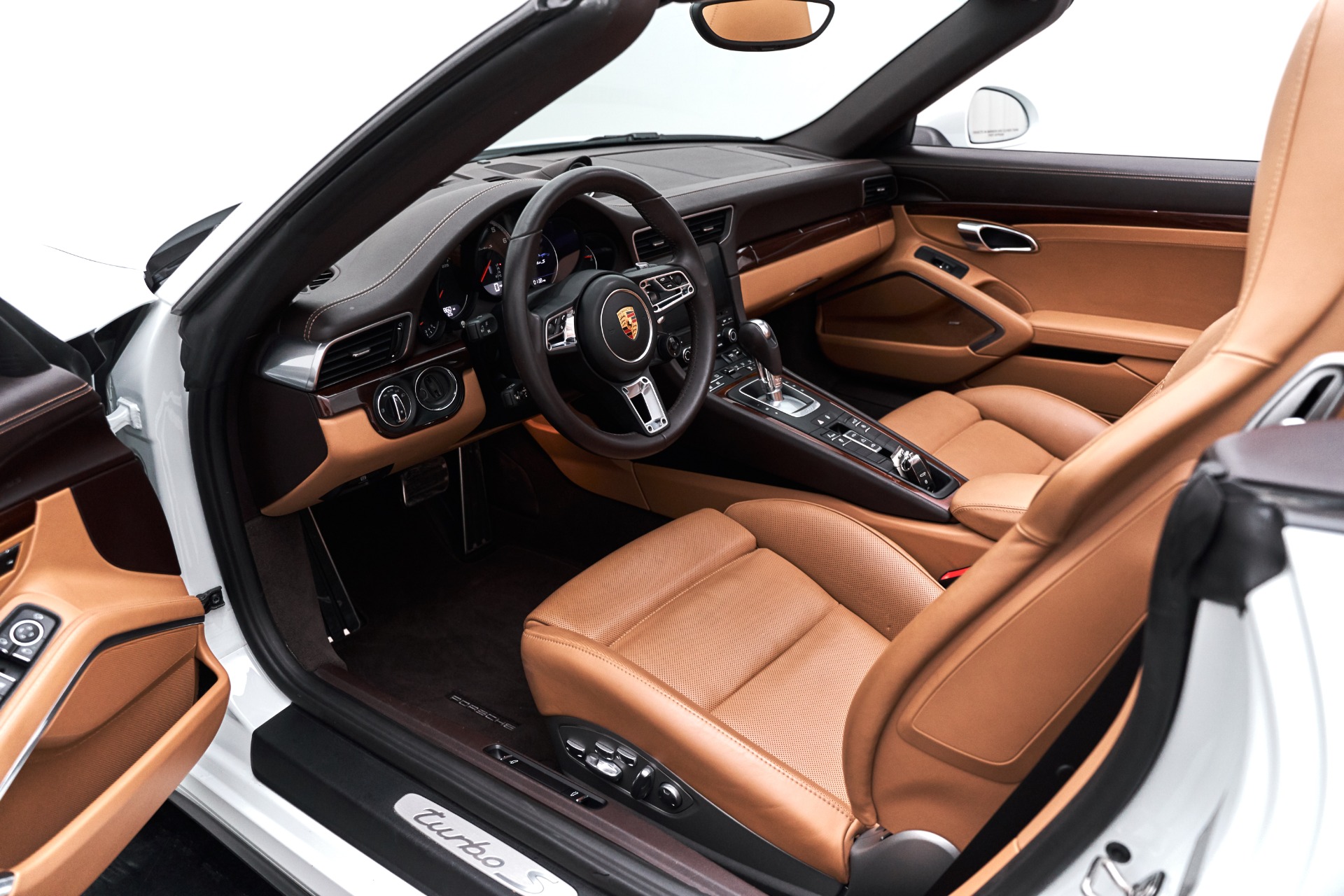 Porsche 911 Turbo Interior 2017 | Cabinets Matttroy