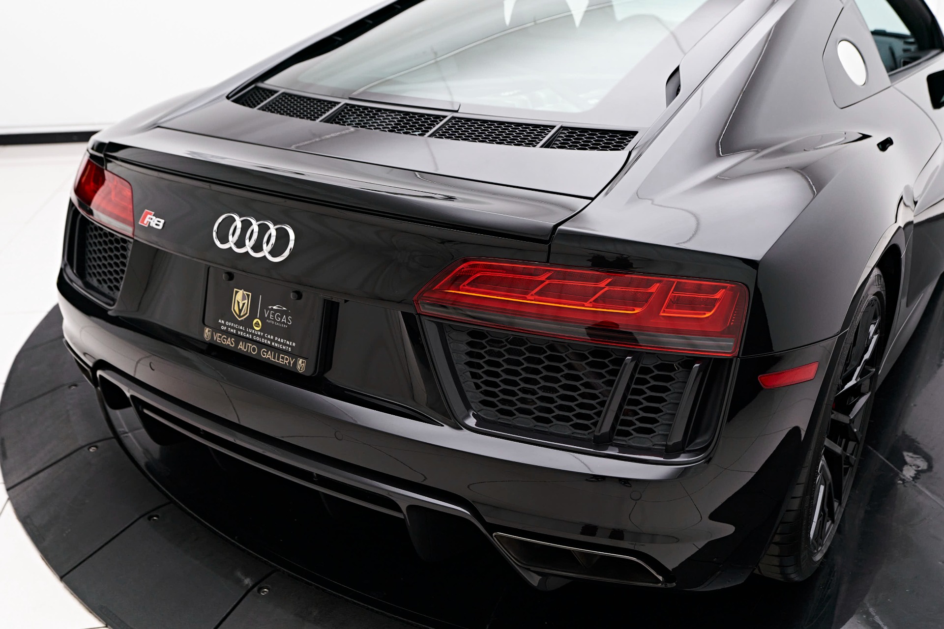 Audi R8 V12 Black