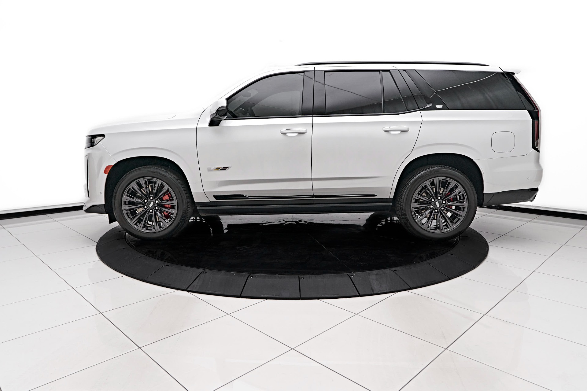 Cadillac Escalade White With Black Rims 2011 Cadillac Escalade Luxury
