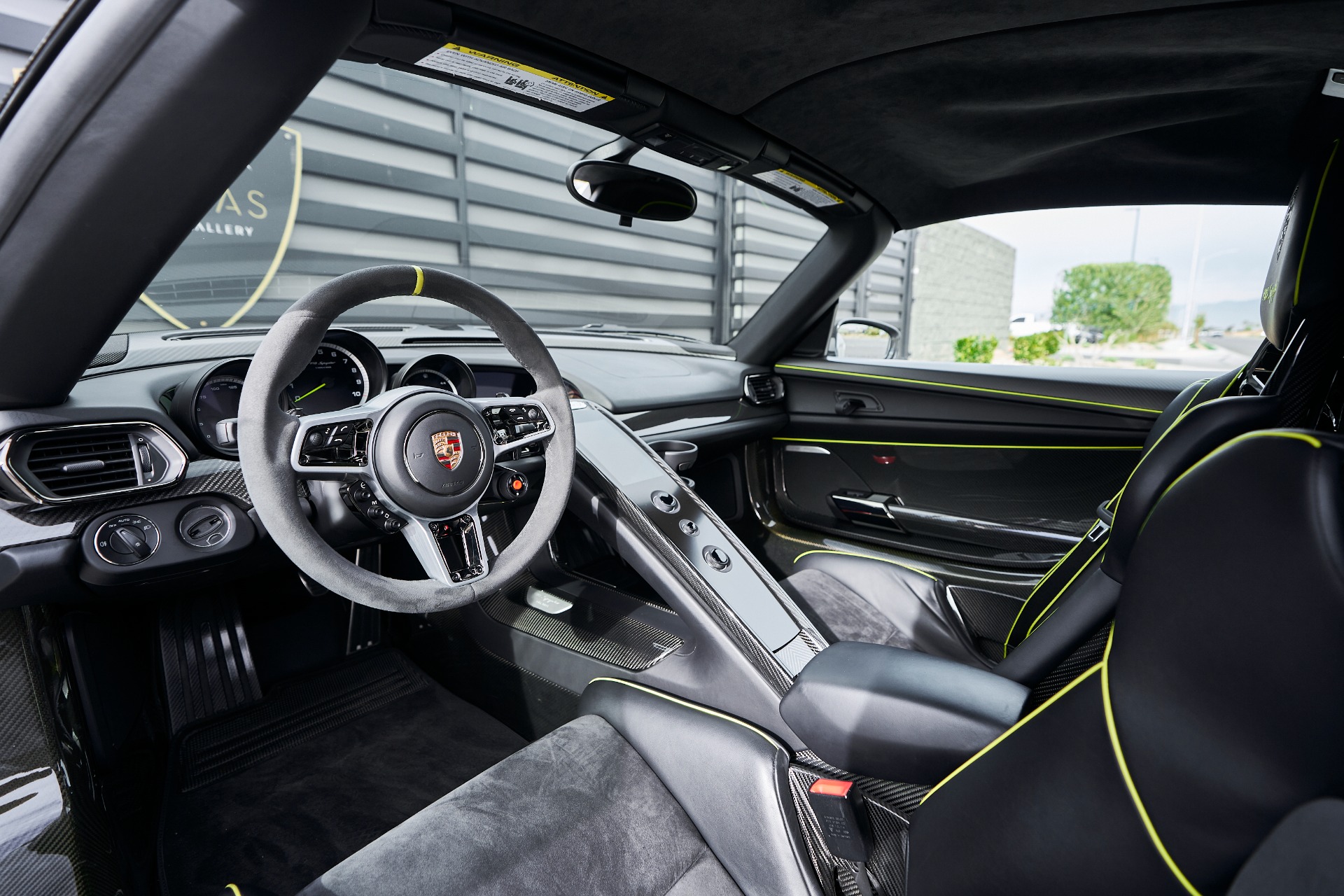 Porsche 918 Weissach Interior