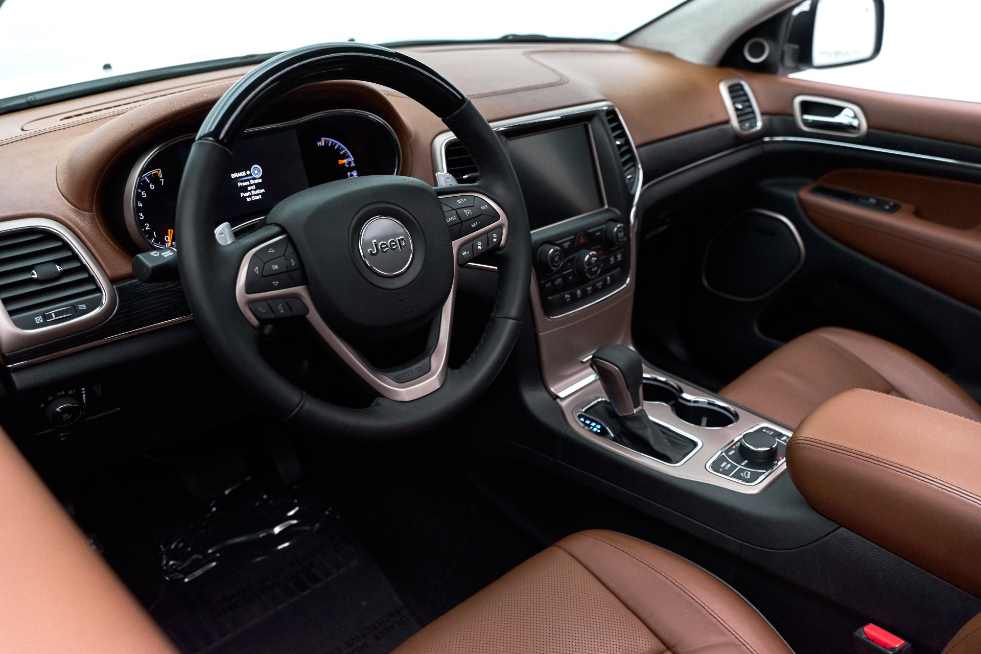 2017 Jeep Grand Cherokee Summit Interior | Cabinets Matttroy