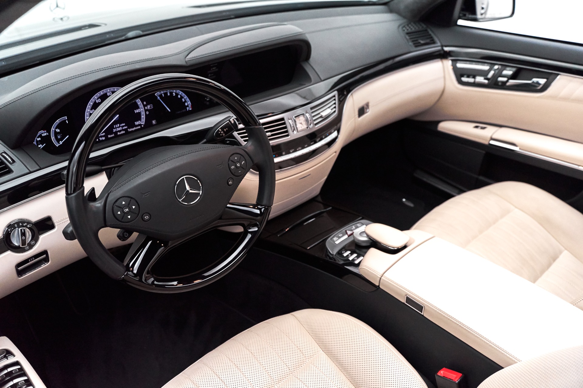 Silver 2008 Mercedes S550 Interior
