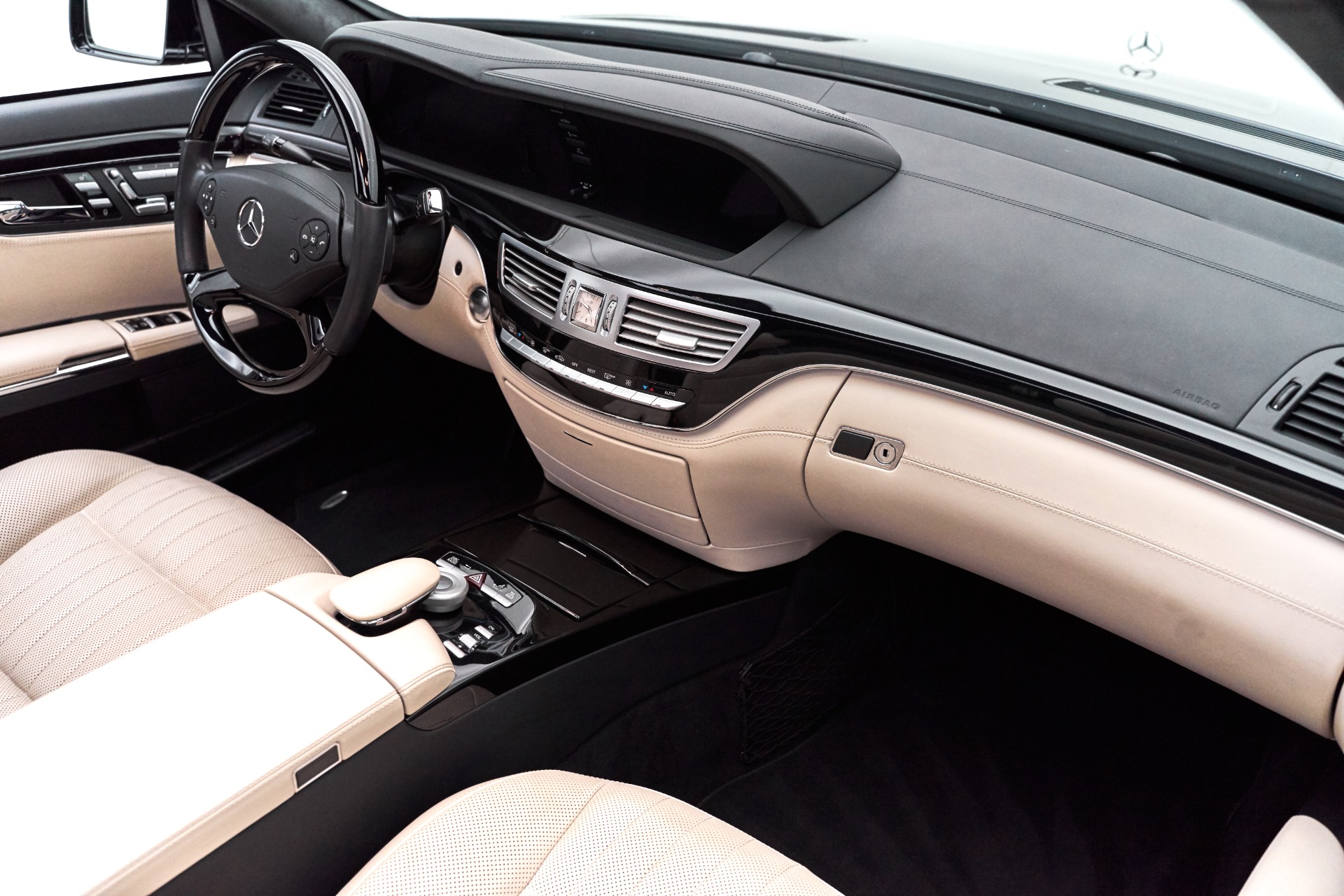 Silver 2008 Mercedes S550 Interior