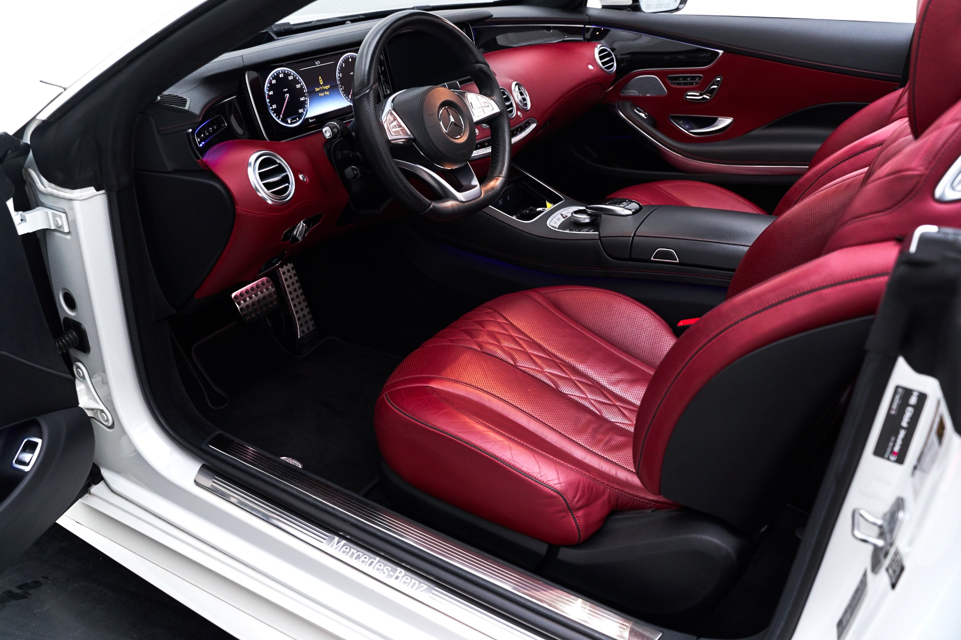 Mercedes Benz 2022 S550 Interior